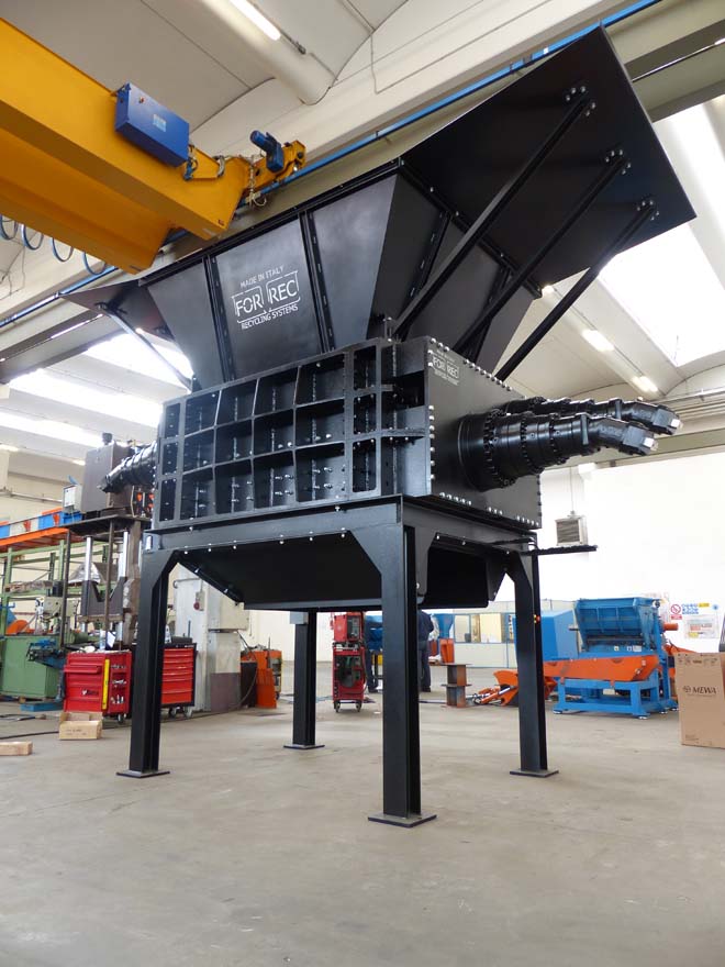 Four-Shaft Shredders TQ for Intensive Waste Processing | For Rec